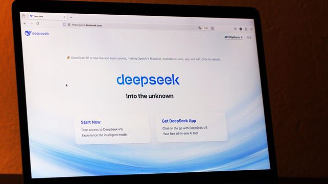 ¿Qué es DeepSeek y por qué genera ruido en Wall Street?