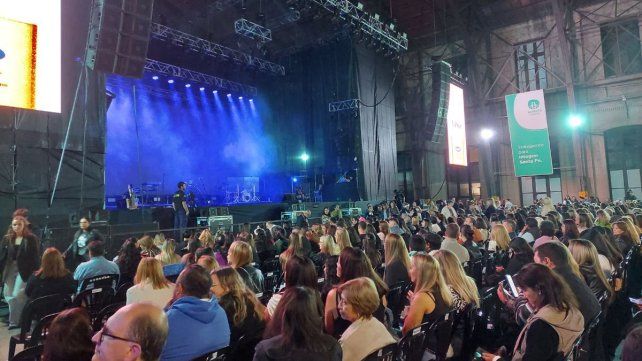 Abel Pintos colmó de emoción la Estación Belgrano